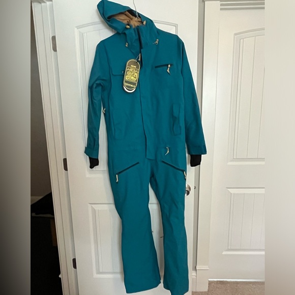 Airblaster | Jackets & Coats | Airblaster Womens Insulated Freedom Suit ...